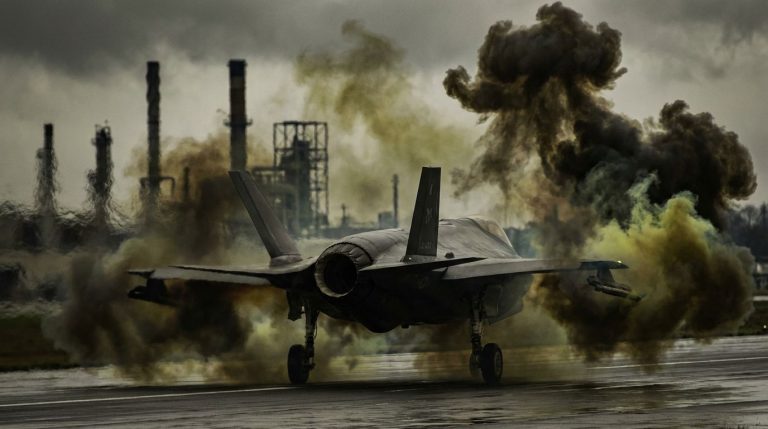 Military_fighter_jet_genspark_titelbild - Unsere Zeitung
